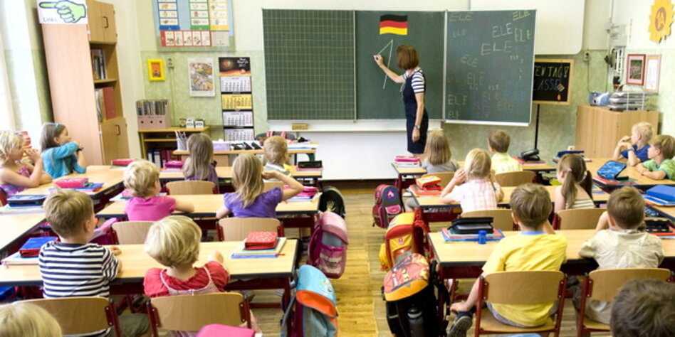Studie zur Lehrtätigkeit: Lehrer klagen über Schüler - taz.de