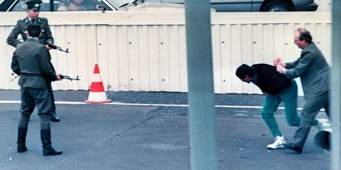 Ex-Funktionsträger verklären DDR im Internet: www.geschichtsklitterung ...